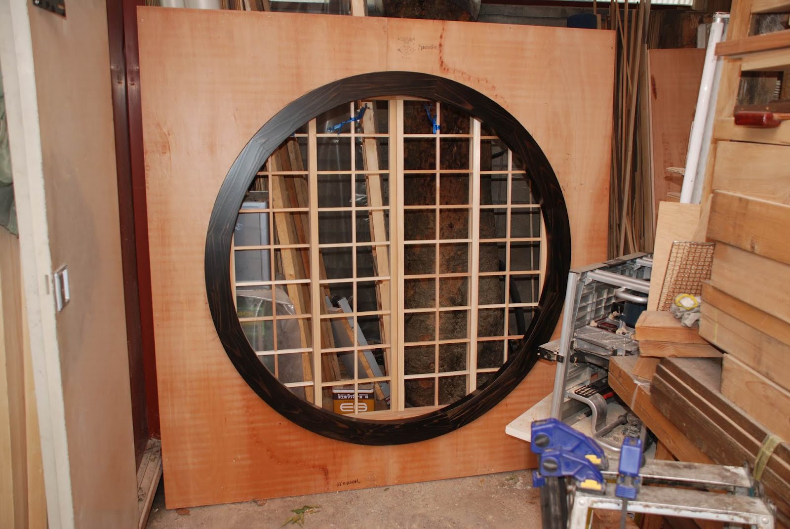 Our Japanese Eco-Kominka: Arnie makes a Japanese Circular Shoji Window.