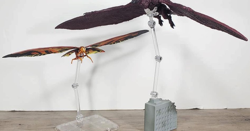 The Gryphon's Lair : SH MONSTERARTS MOTHRA AND RODAN (2019) | Figure Review
