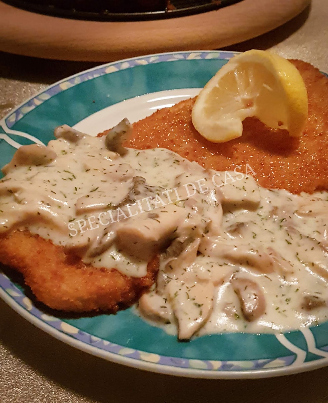 SNITEL IN STIL VIENEZ CU CIULAMA DE CIUPERCI