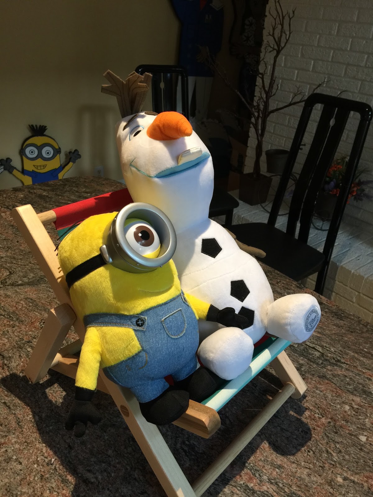 Outside the Box: Olaf Meets the Minions Party