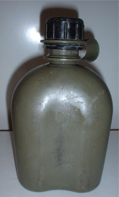 Webbingbabel: US Army Plastic Canteen M-1961 Year 1964