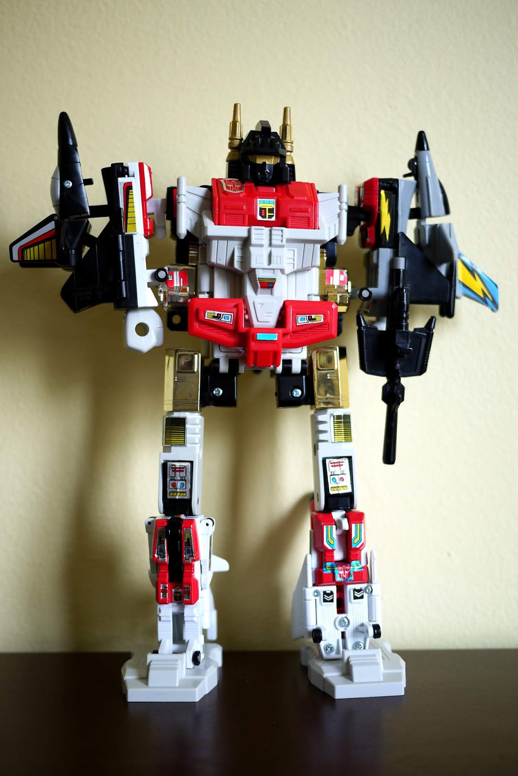 Vault 1541: [YouTube] Transformers G1 Combiners