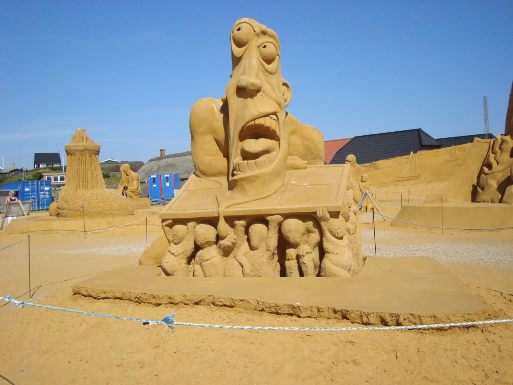 18 Creative Sand Art | Interesting Creative Designs