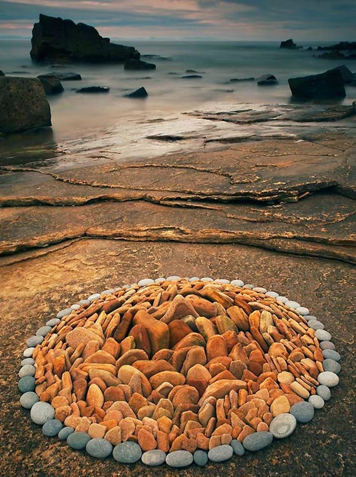 Mail2Day: Geometric Shapes | Land Art by Using Natural Materials (13 pics)