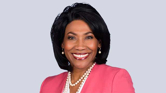 mikemcguff.com: CBS 11 DFW adds two newscasts with Robbie Owens