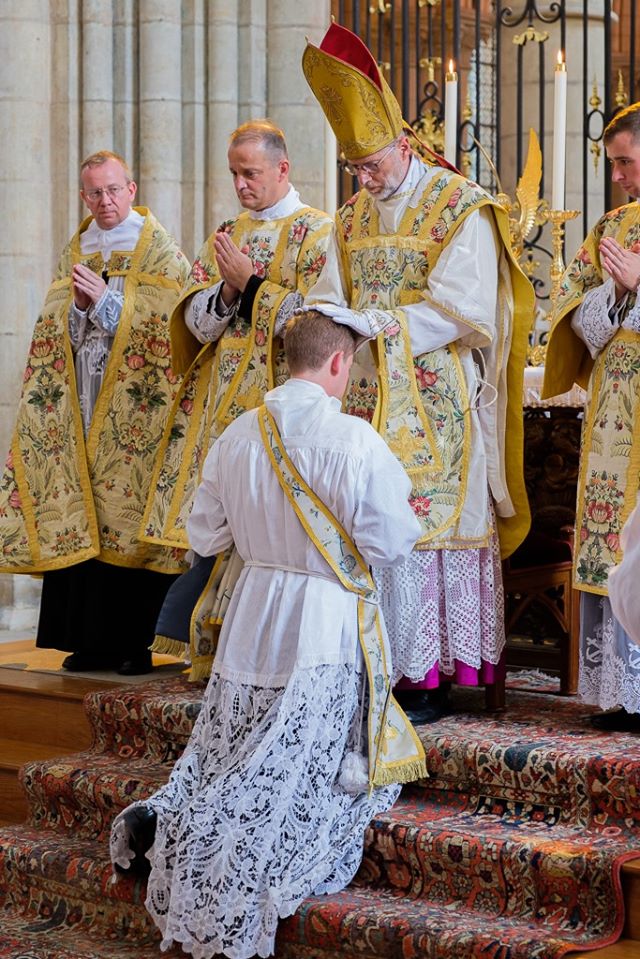 RORATE CÆLI: “Two ‘Forms’ of the Roman Rite: Liturgical Fact or ...