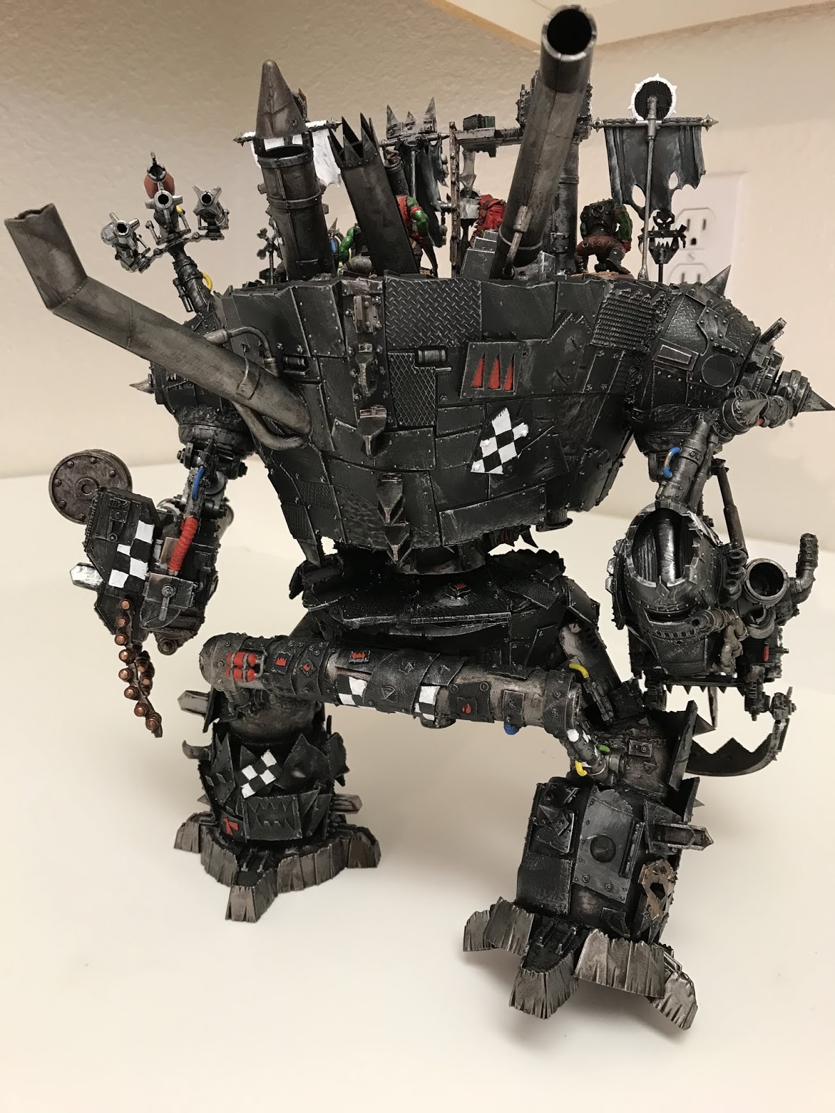 What's On Your Table: Da Gork-n-Mork Stompa - Faeit 212