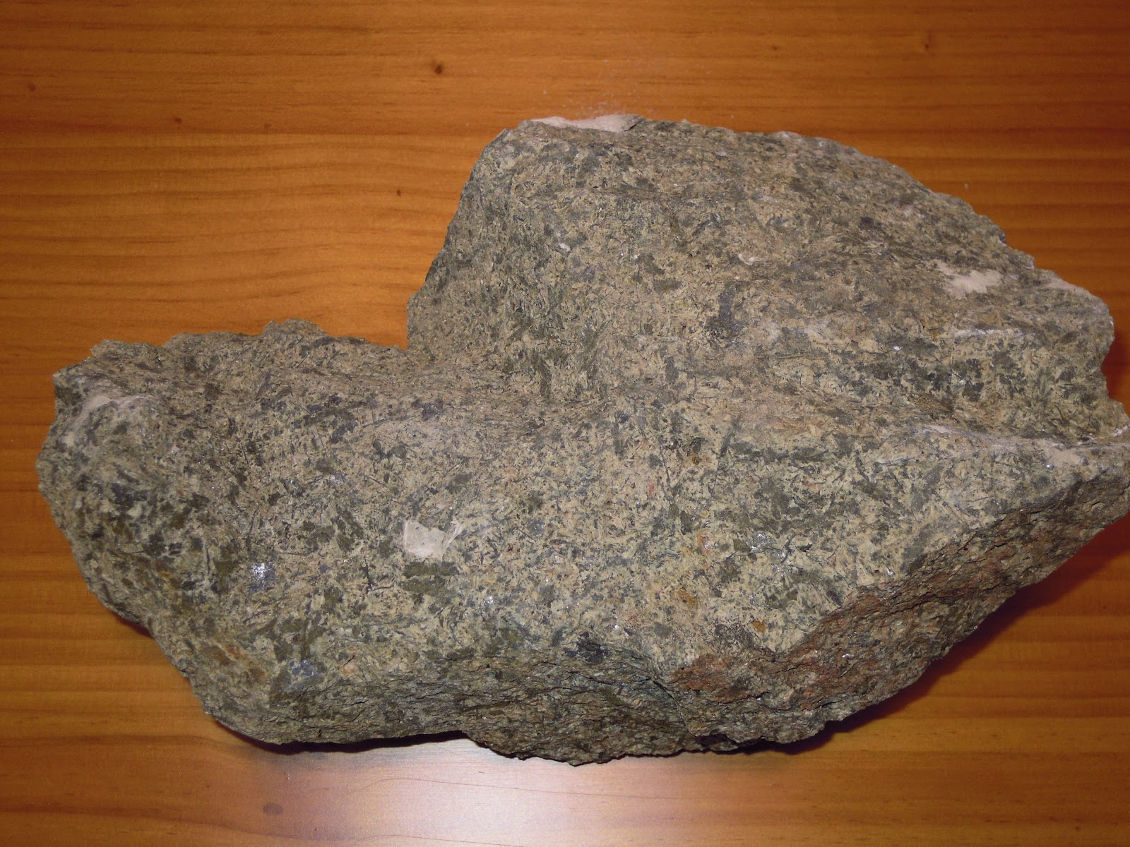 ¡DEJADME VIVIR!: Recursos minerales en reserva: las ofitas de Villel ...