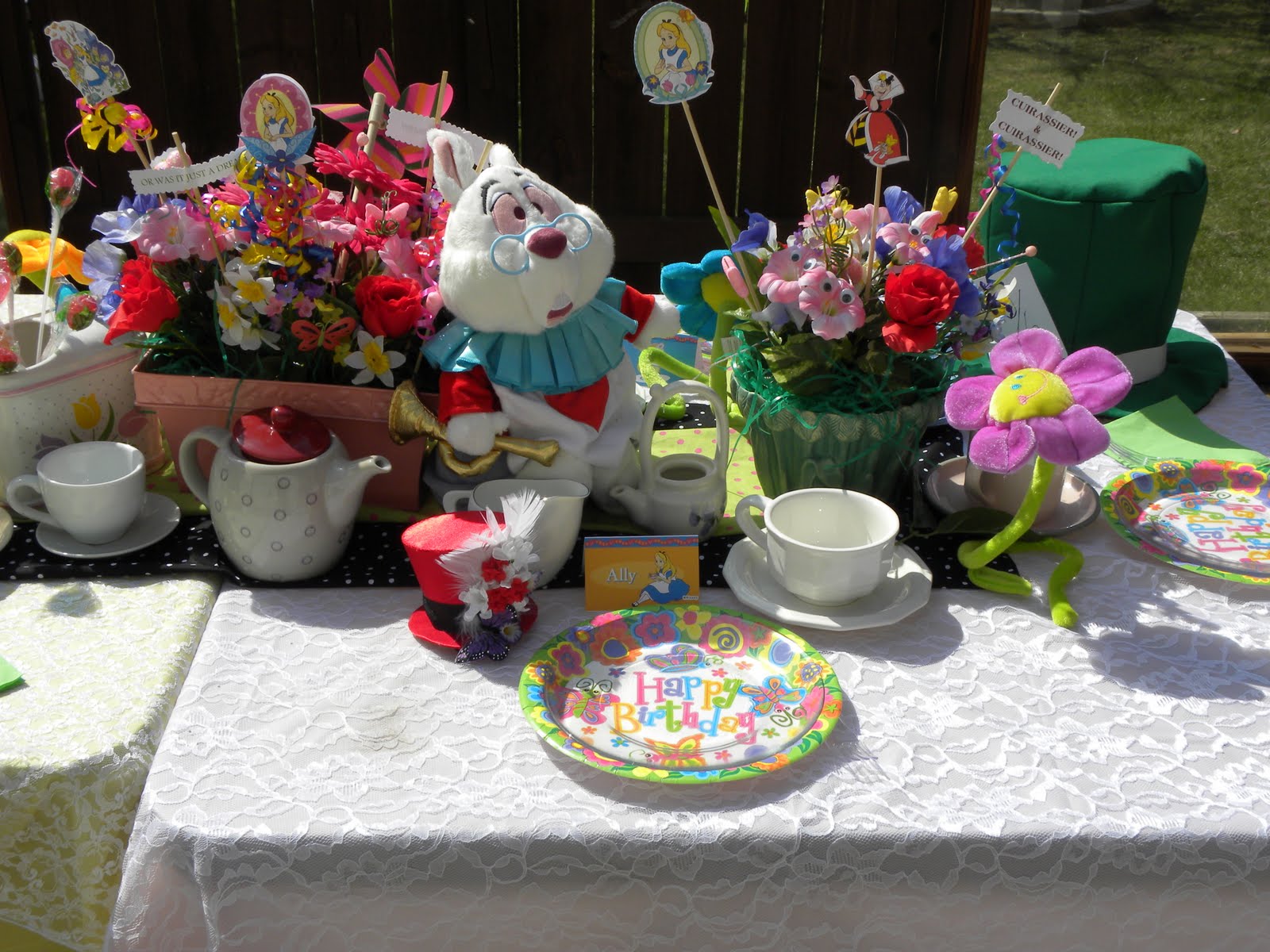 All Things Homemade: Alice in Wonderland Tea Party