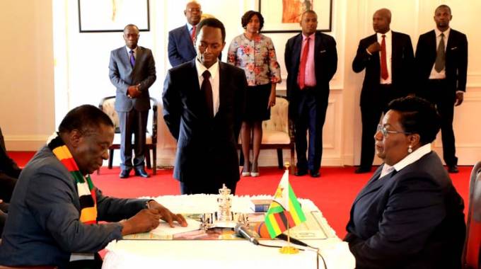 NewsdzeZimbabwe: DOCKET SYSTEM IN SHAMBLES : ZACC BOSS