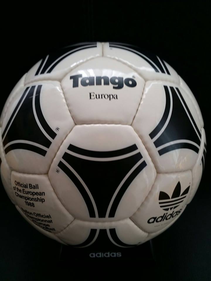 Balones de Epoca: Balón oficial de la Eurocopa de 1988 en Alemania.