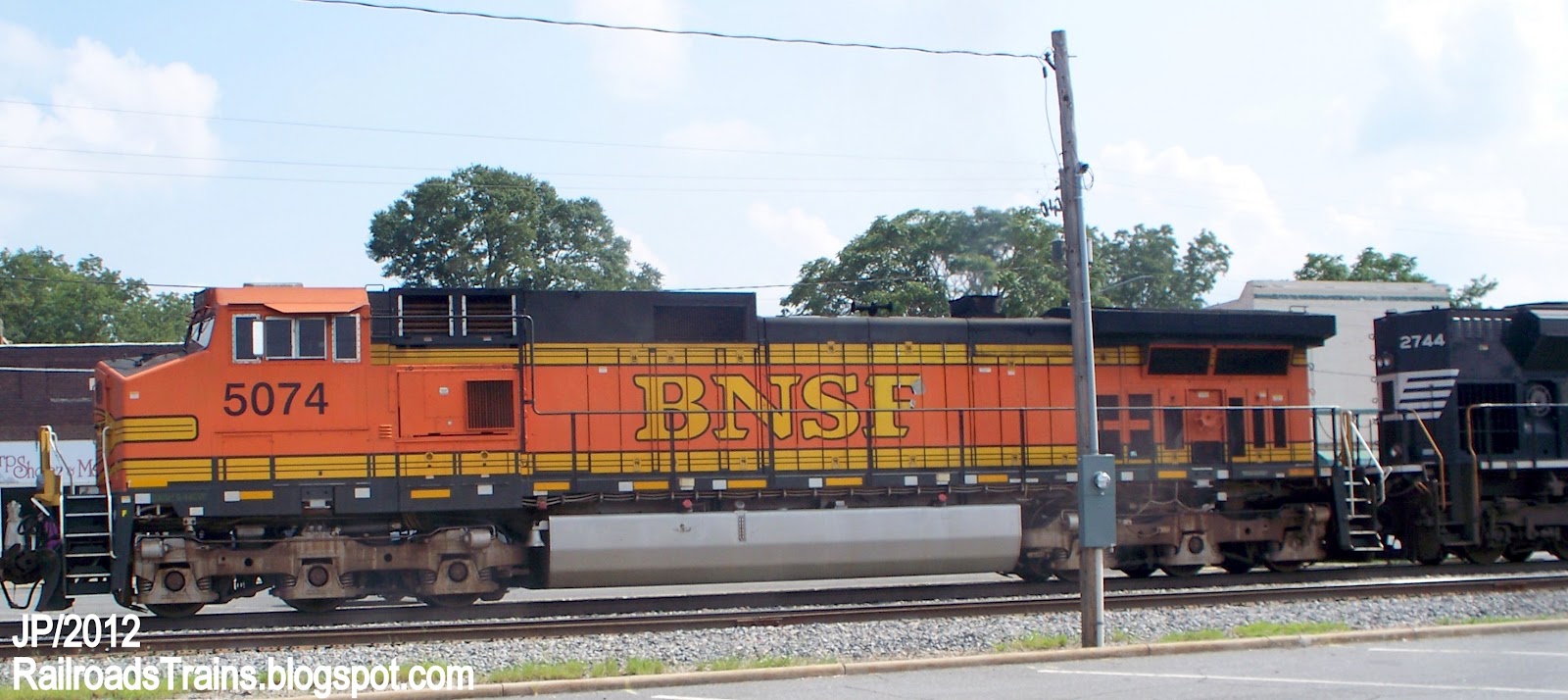 RAILROAD Freight Train Locomotive Engine EMD GE Boxcar BNSF,CSX,FEC ...