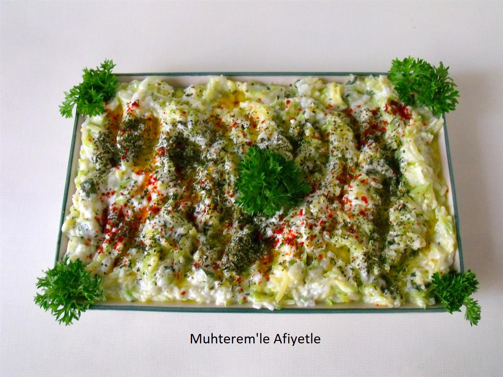 Muhterem'le Afiyetle: NURANİYE (PİRİNÇLİ KABAK SALATASI)
