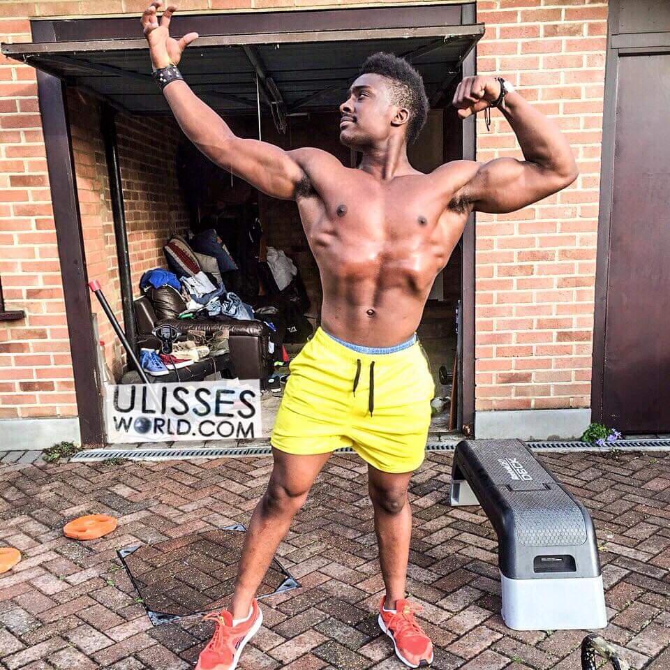 Height : How tall is Charles Mance?