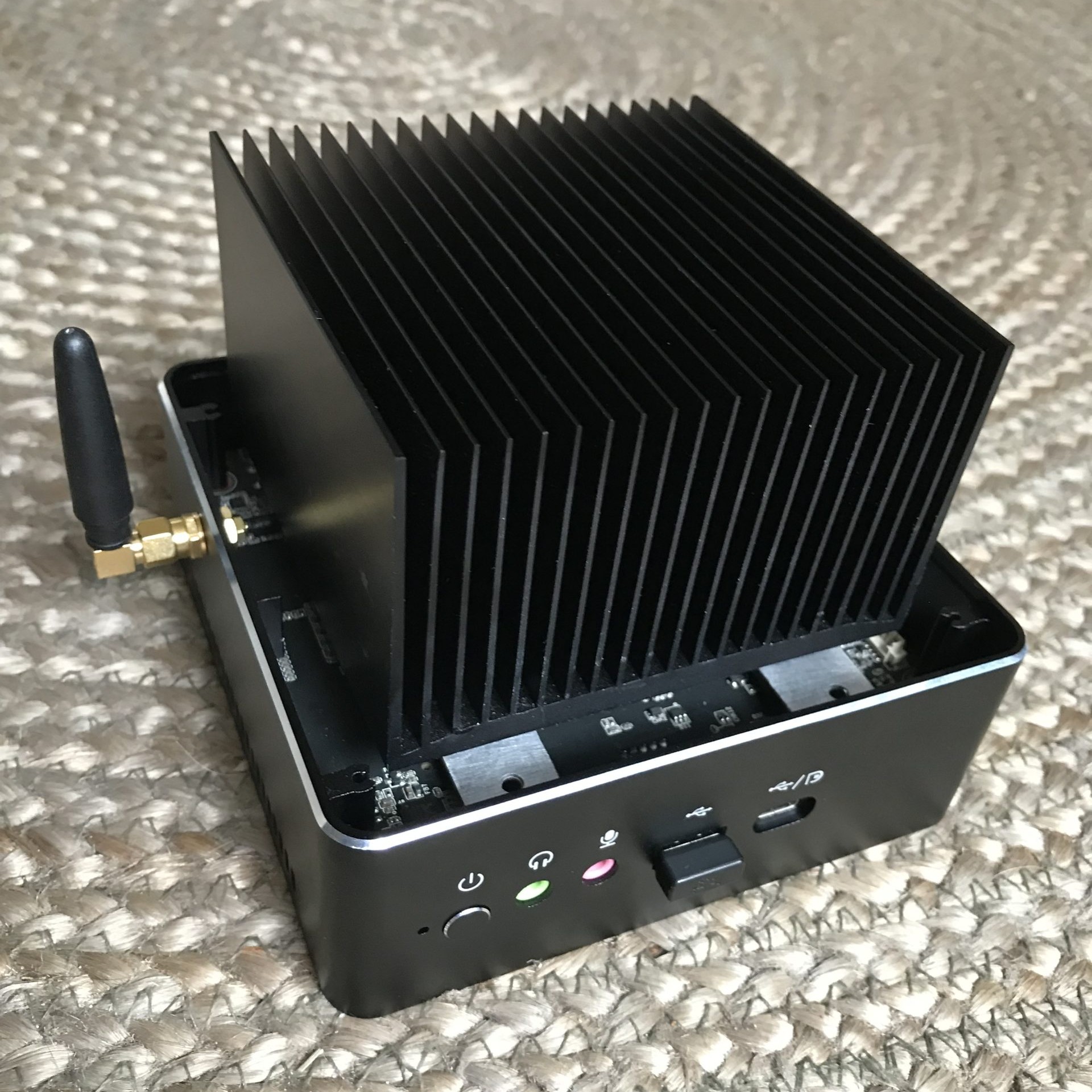 FanlessTech: Chatreey Ryzen PC passive mod