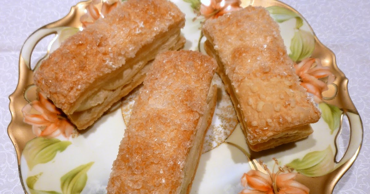 The Iowa Housewife: Dutch Puff PIllows