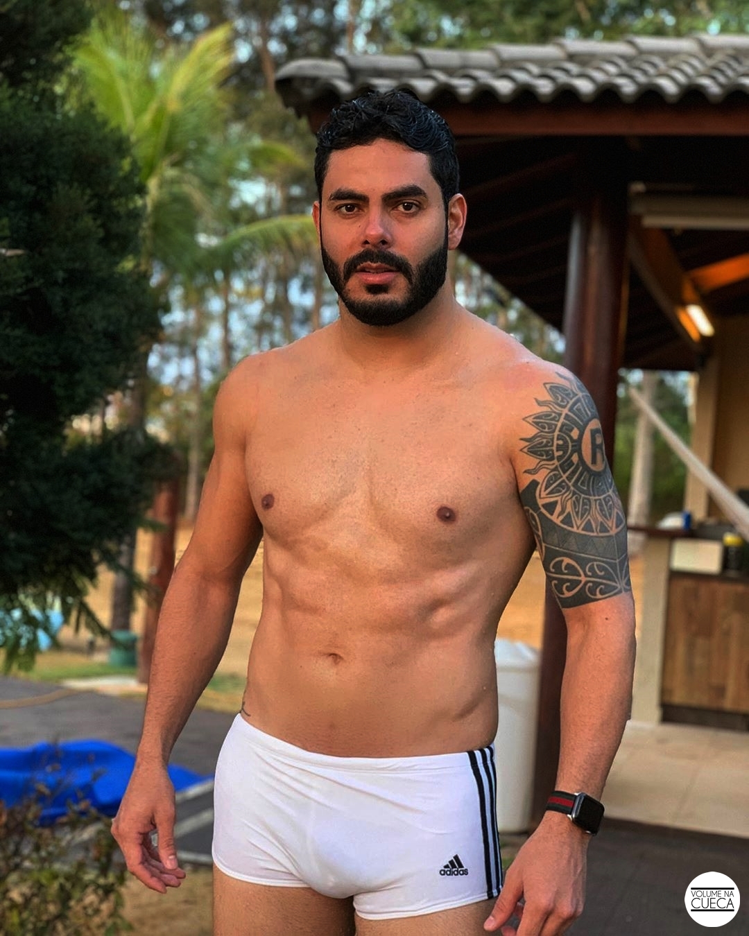 Cantor Sertanejo Rodolffo Matthaus Só De Sunga Branca Volume Na Cueca