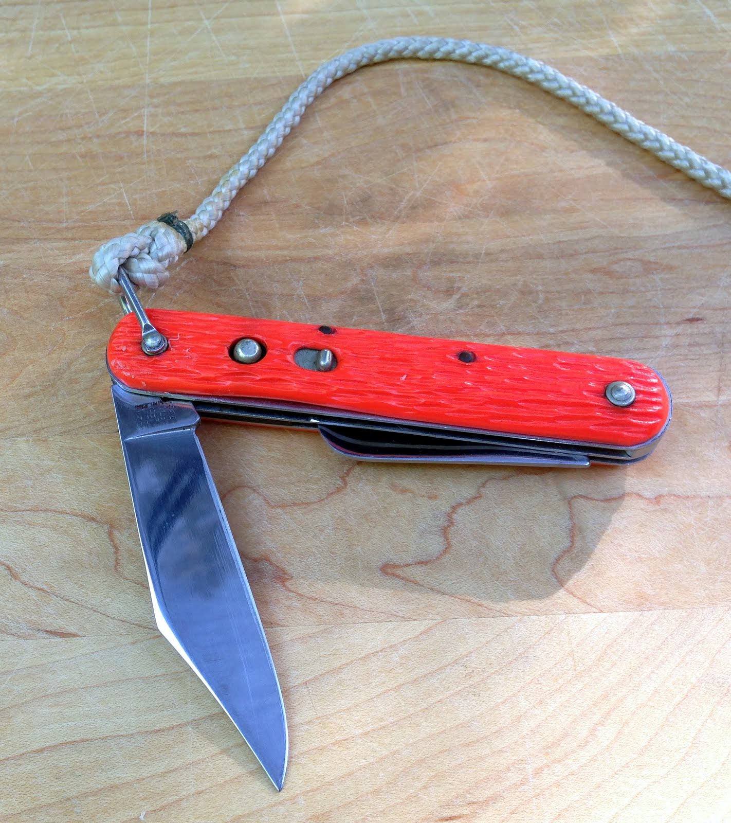 A Fine Blade: Switchblade!