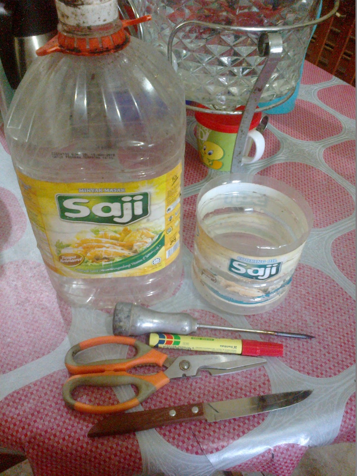 cik azz: DIY: Jangan buang botol minyak masak.