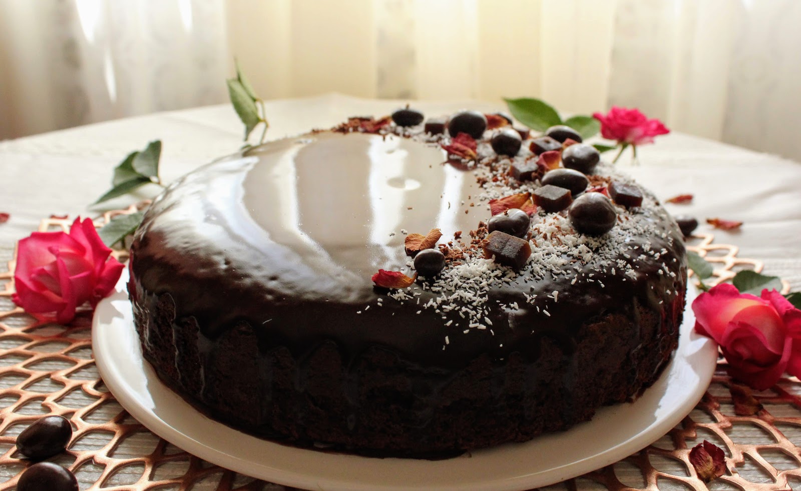 Pastel de Chocolate y Coco con Glaseado Brillante - Cocinando con las ...