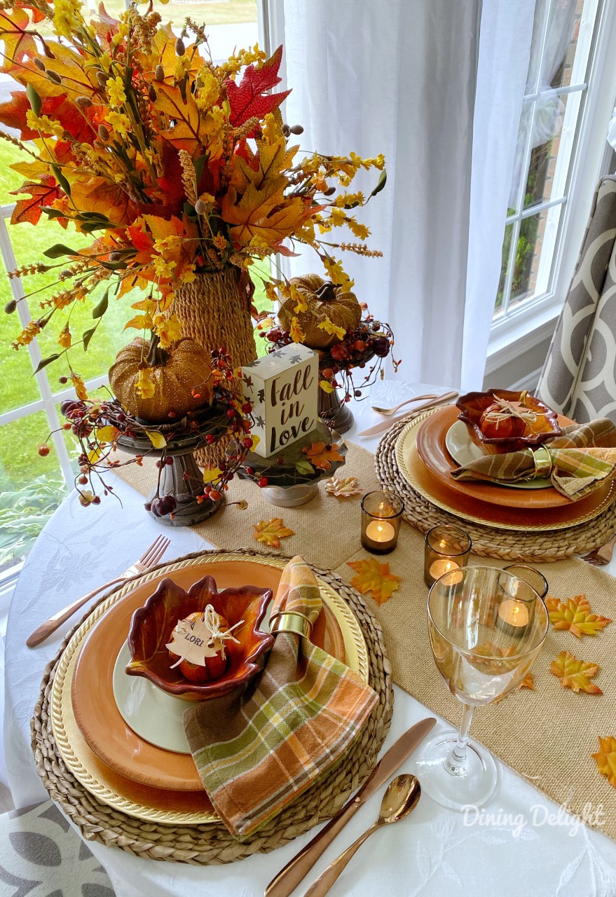 Dining Delight: Fall in Love Table for Two