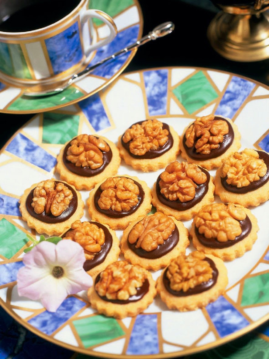 شهيوات شميشة - Chhiwat Choumicha: حلوى الشكلاط مزينة بالكركاع