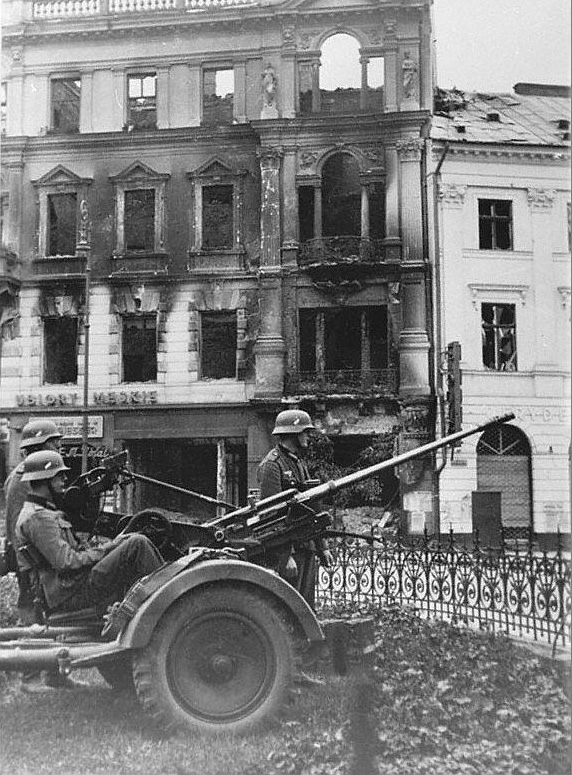 World War 2 Pictures: Invasion of Poland by Germany, September 1939
