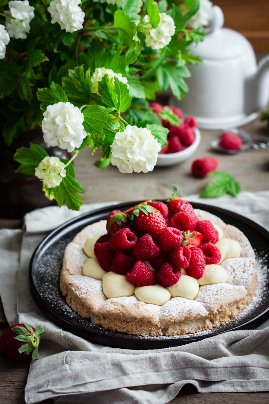 Chic, Chic, Chocolat: Tarte dacquoise aux fruits rouges