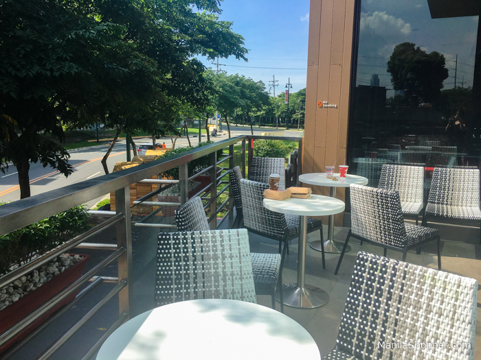 Manila Shopper: Jollibee Opens Milestone 1,000th store in BGC