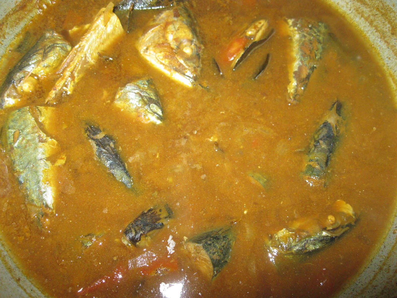 Amrita's kitchen: Traditional fish curry (meen mulakku curry)