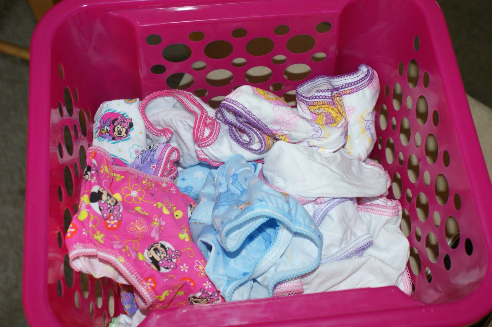 little moments: an [unsuccessful] attempt at potty training emma