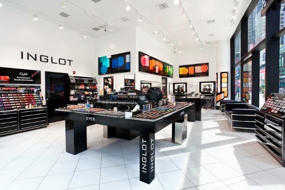 Xana: GLOW with INGLOT