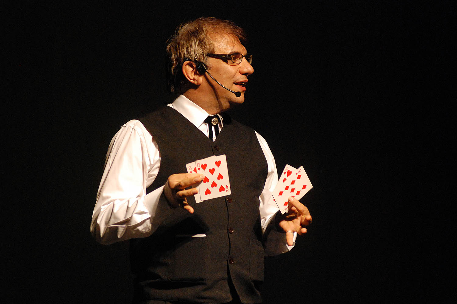 Varieté de magos cómicos en el Teatro Niní Marshall - MUNDO NORTE