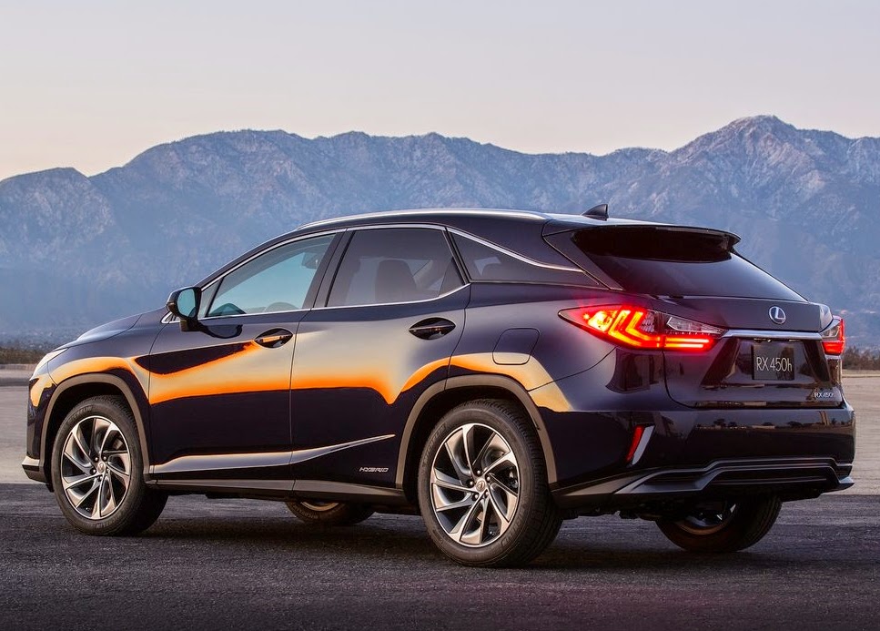 Lexus apresenta a nova geração do RX durante o Salão do Automóvel de ...