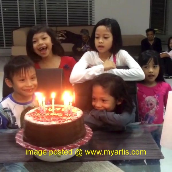MYARTIS.COM | MYARTIS | MY | ARTIS: 3 FOTO & VIDEO - GELAGAT KEMBAR SEPASANG ZIANA ZAIN SAMBUT ...