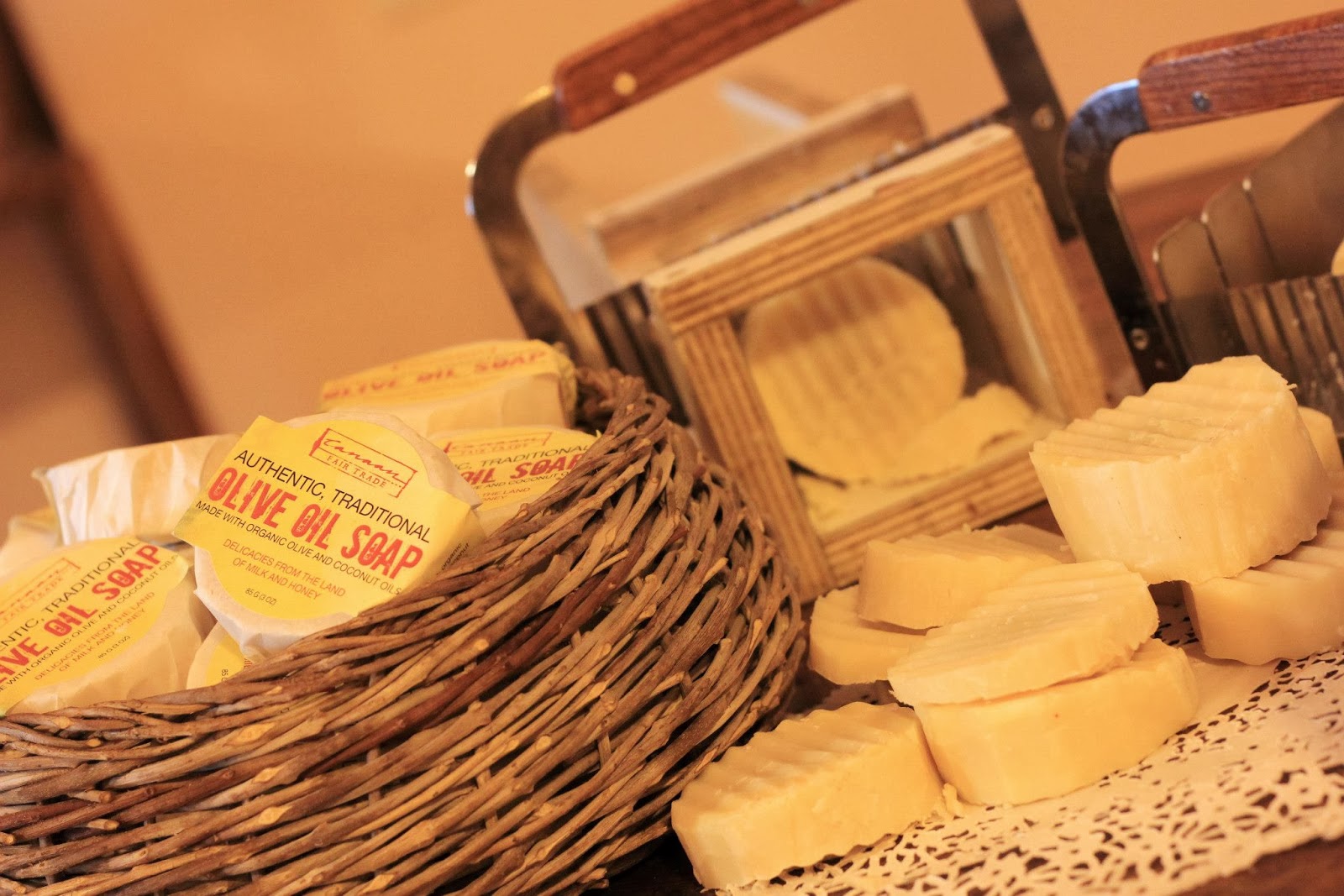 AL MASOUD TRADING : POEVOO & PEVOO: SABUN MINYAK ZAITUN PALESTIN