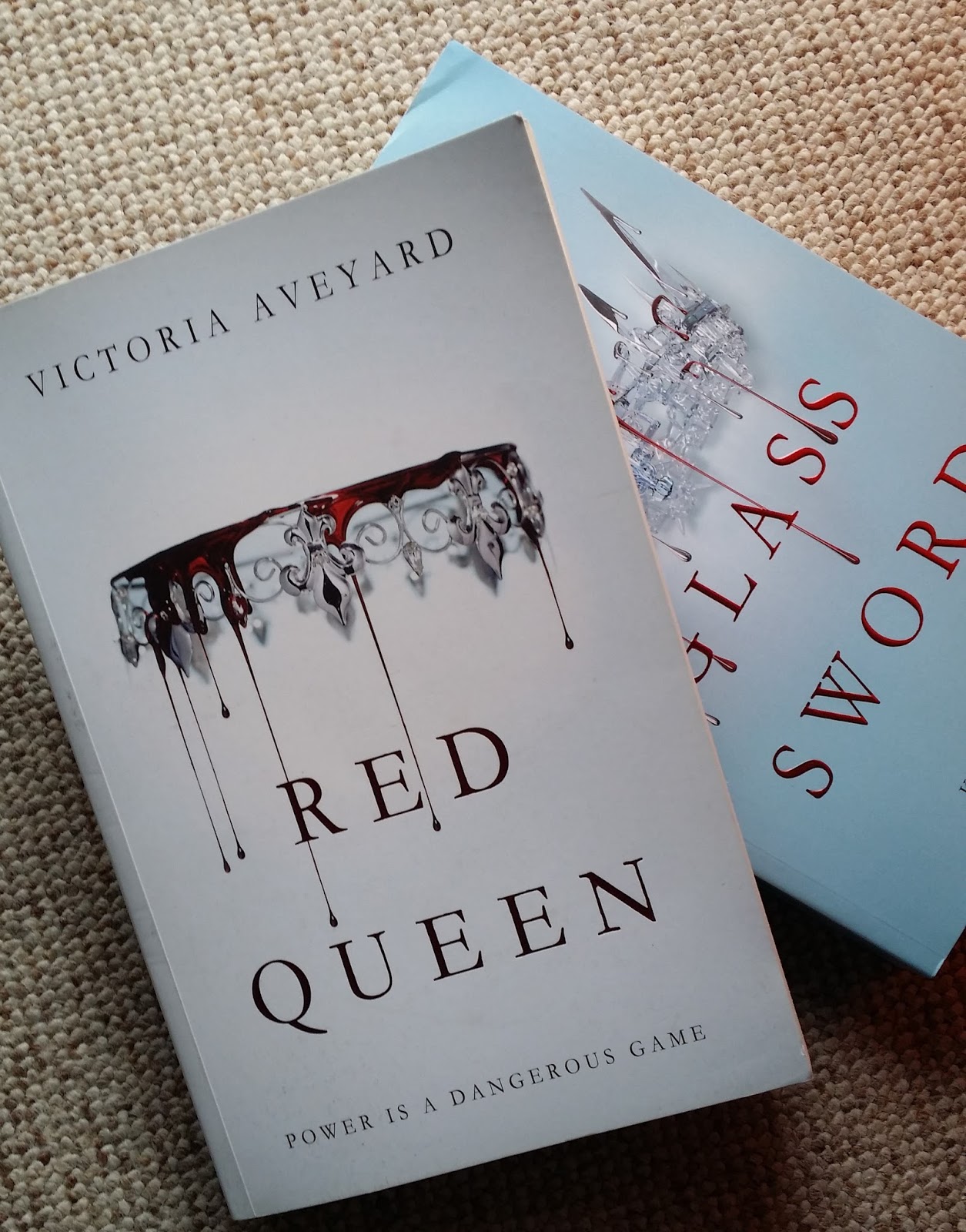 Red Queen by Victoria Aveyard