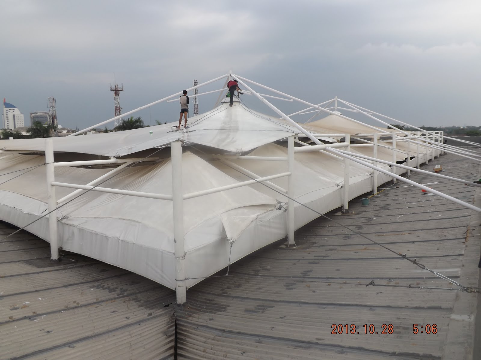 tenda kanopi mengunankan membrane dan atap tenda membrane: atap tenda ...