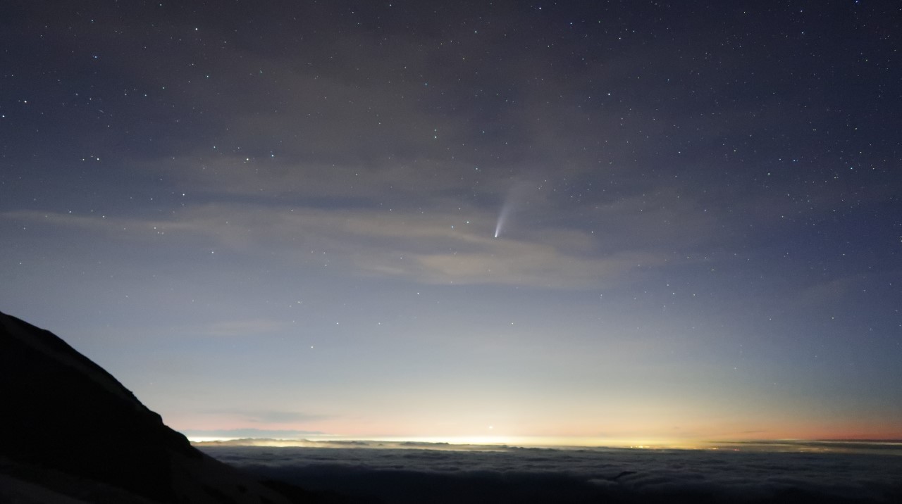 Mount Rainier Climbing: NEOWISE Comet!