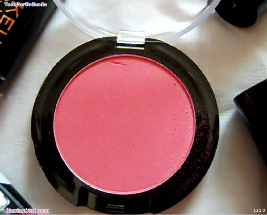 TodoPorUnSueño: Review: Mi primer colorete de Makeup Revolution.