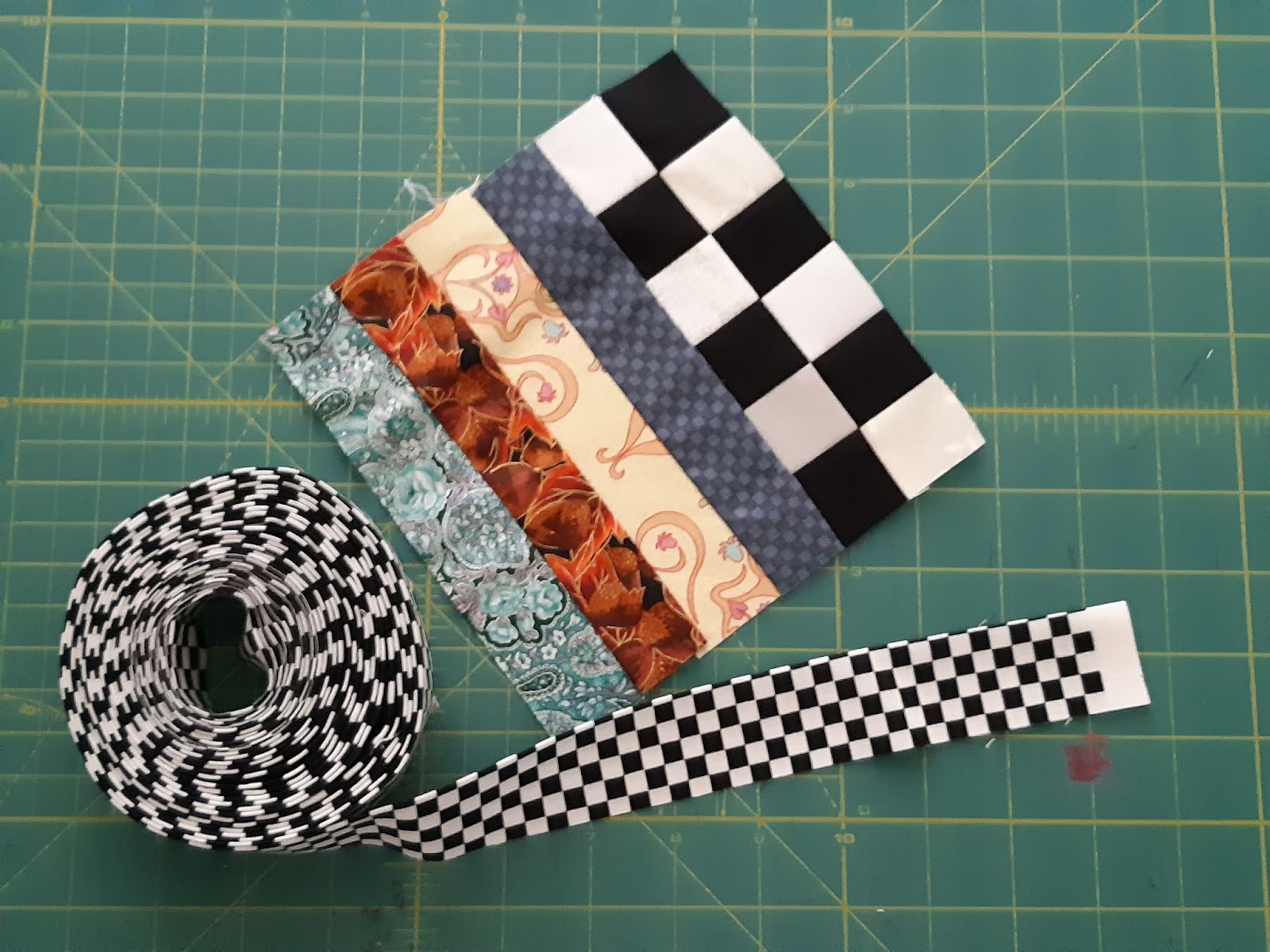 AlliKat Quilts: Checker Board Rails