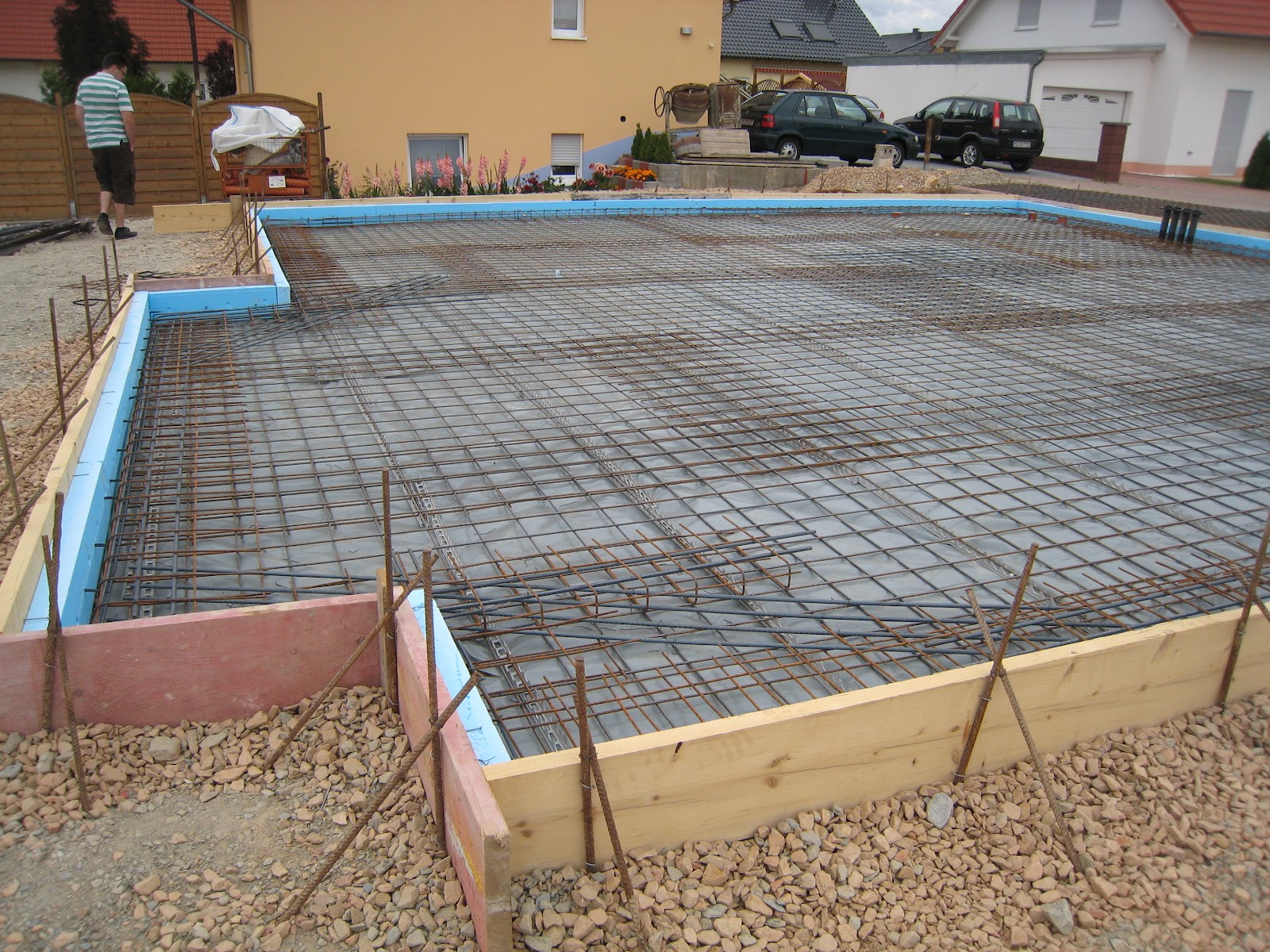 Stein auf Stein das Haus ... wird bald fertig sein: Die Schalung für ...