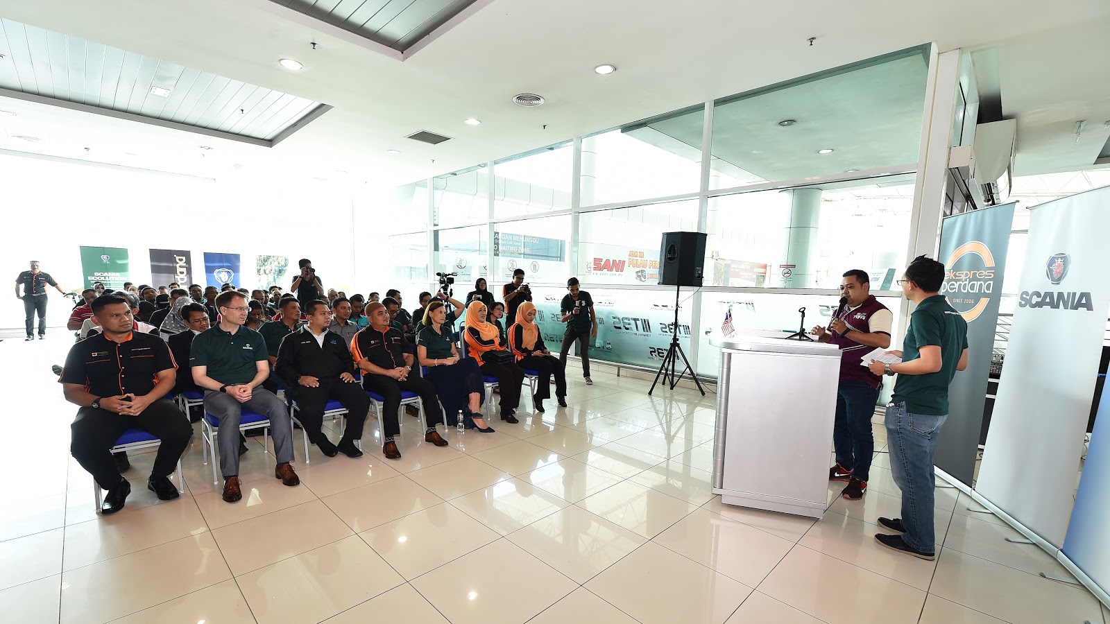 Motoring-Malaysia: Buses: Perdana Express Buys 31 New Scania K410 Buses ...