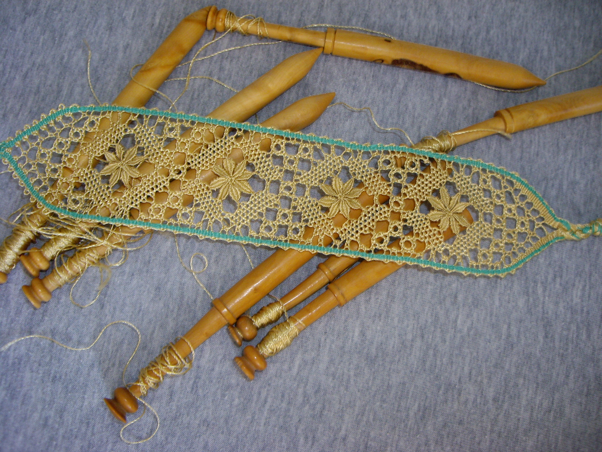 Bookmark. Marcapáginas de encaje de bolillos y patrón