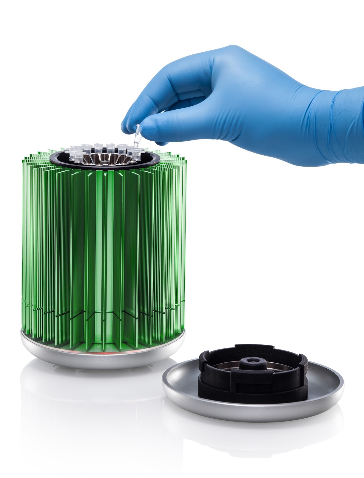 Mua bán thiết bị phòng thí nghiệm: Máy realtime PCR thế hệ mới nhỏ gọn.