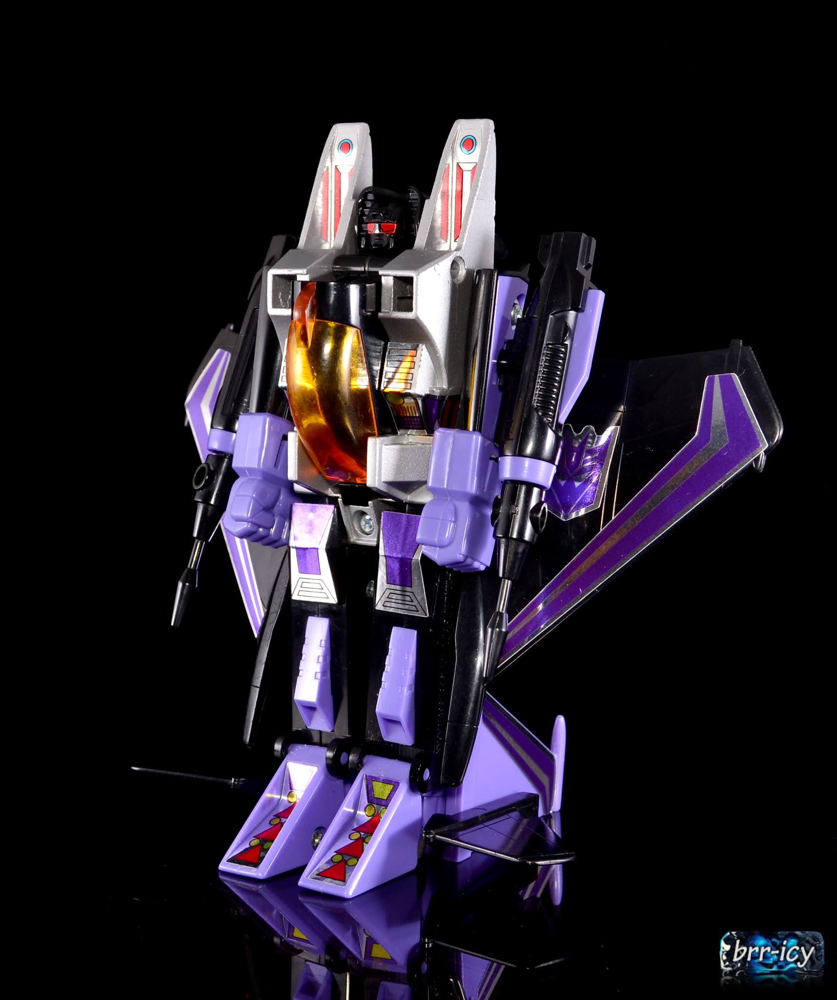 Brr-icy's Transformers Reviews: Something Domestic: Seekers and Coneheads.