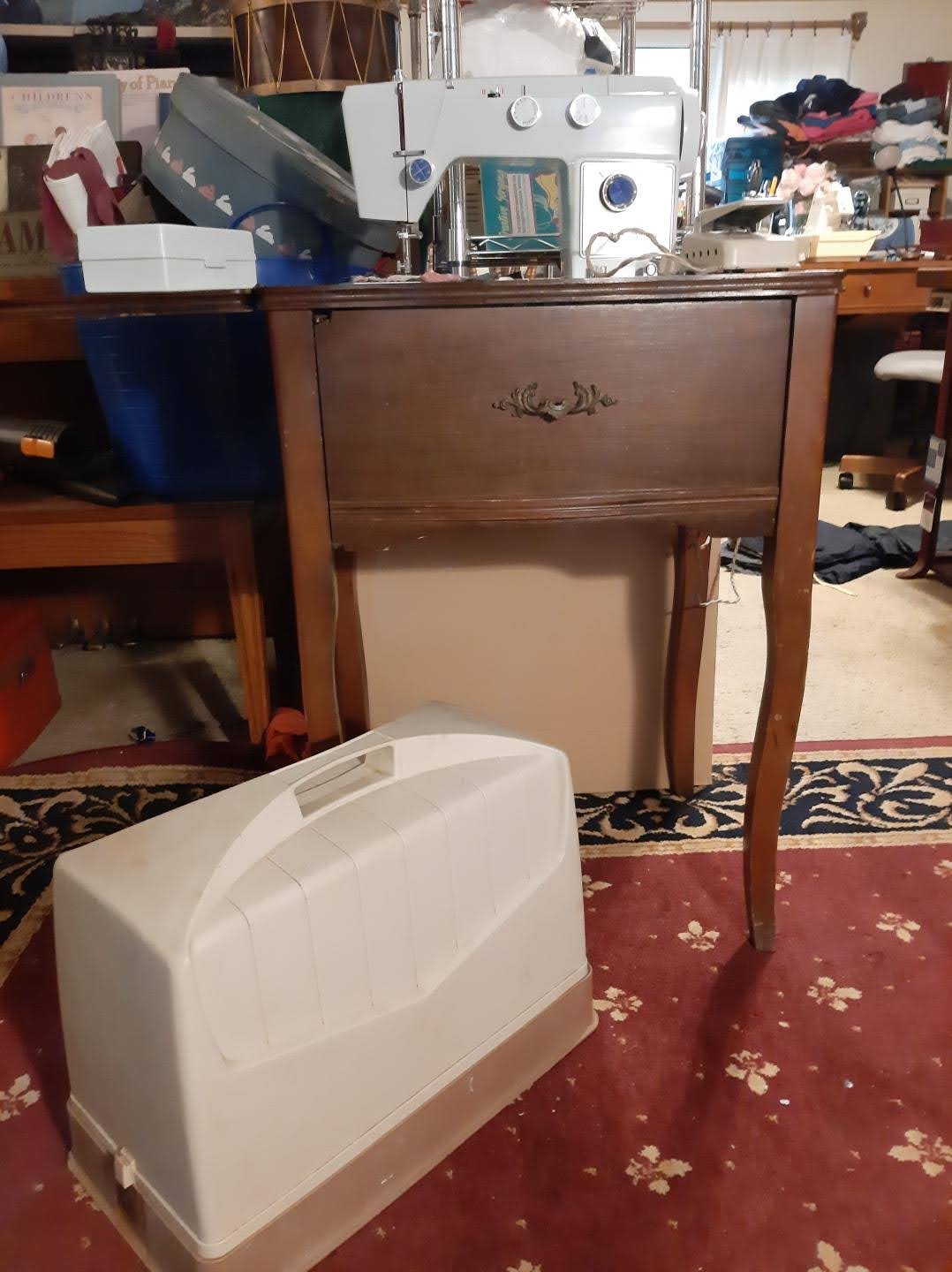 Montgomery Ward UHT J 1276 Happy zigzag Sewing Machines