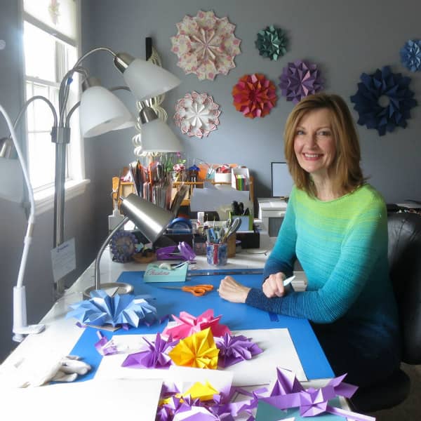 Creative Modular Origami Wreath - Paper Meditations