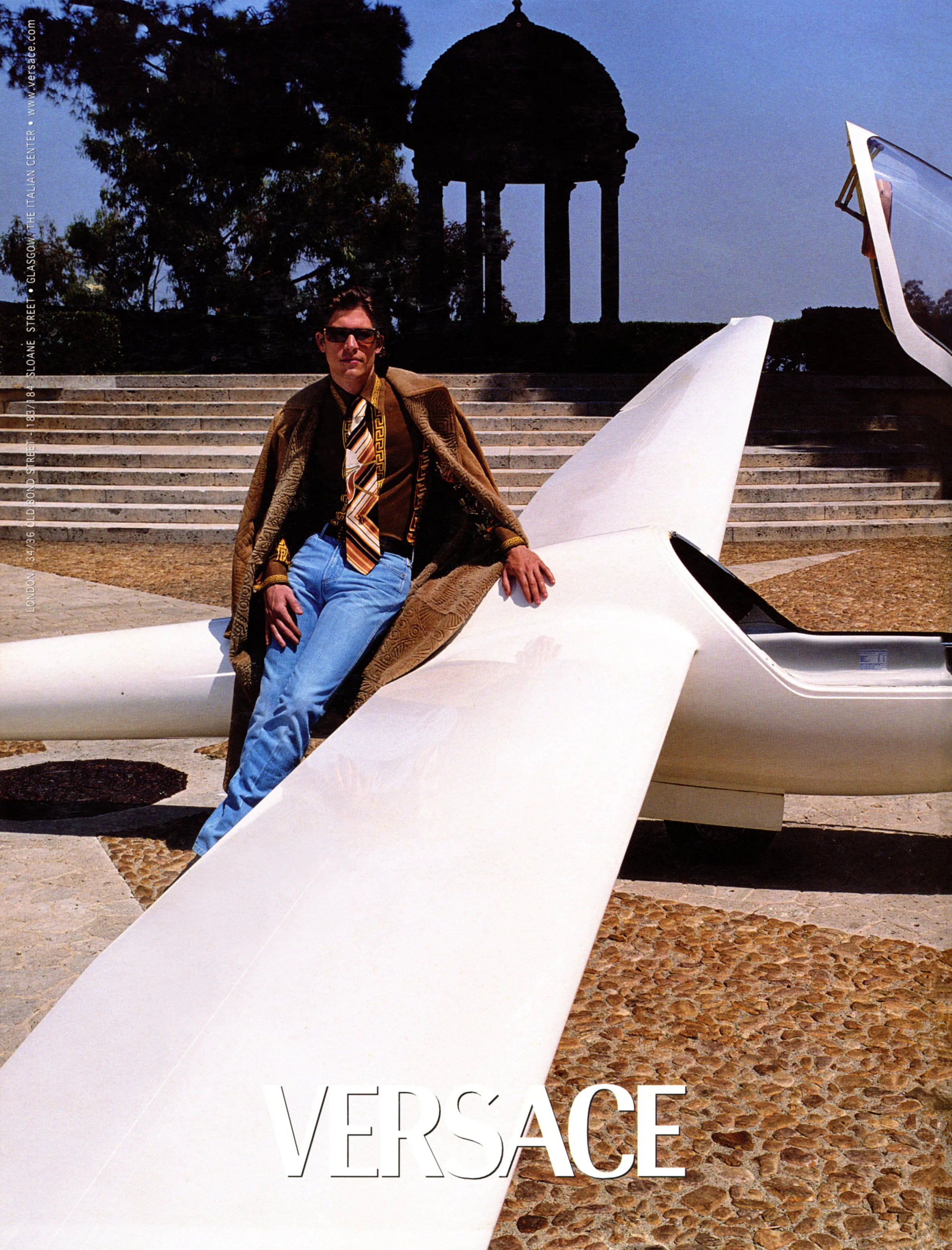 CAMPAIGN: VERSACE FW 2001