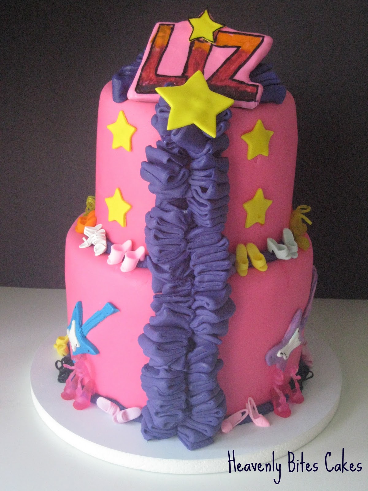 Heavenly Bites Cakes: Truly Outrageous! {Birthday Cake}